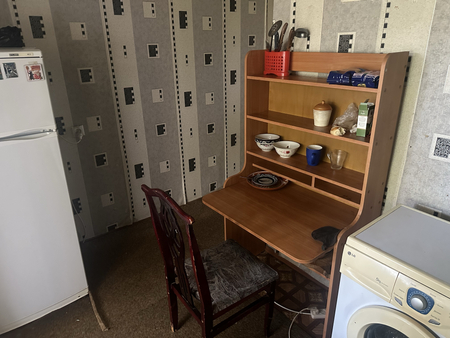Ijaraga kvartira, o\\\'qiydigan, ishlaydigan bolalarga Oybek metroda
