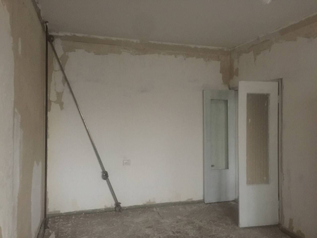 Срочно Продаётся 1 комнатная квартира балкон 2х6 Ахмад Югнакий