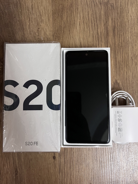 Samsung S20FE 128gb 5g. Samsung galaxy gear