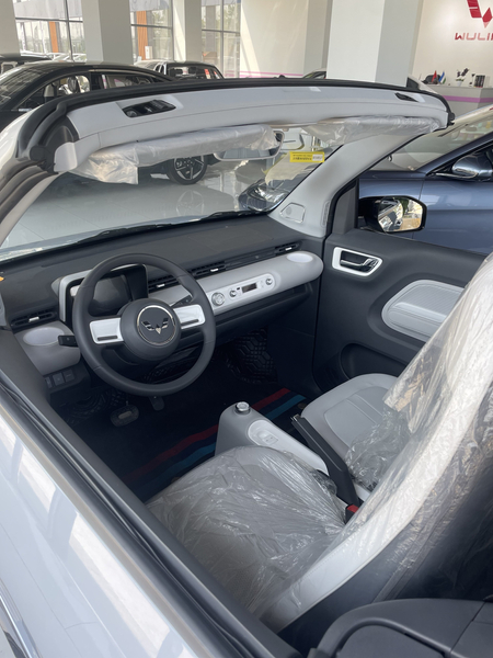 Mini cabrolet elektr 280 km