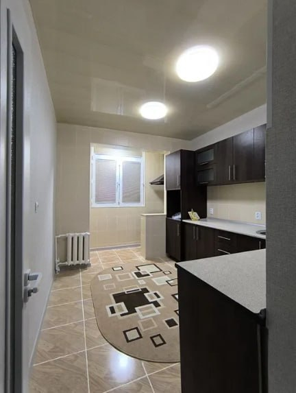 Дархан  4/9/9 Балкон 1*7м² Общ пл 100м² Инконель