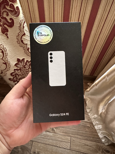 Срочно продам SAMSUNG S 24 fan edition