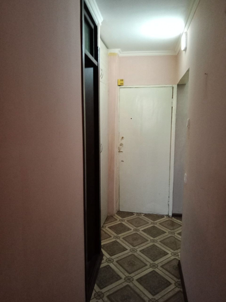 1 xonali kvartira ijaraga beriladi 3 qavatda
