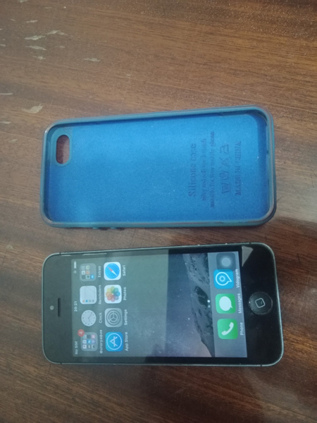 iPhone 5 sotiladi.