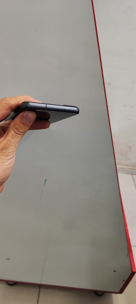 Samsung S21 Fe.     2 simkartali