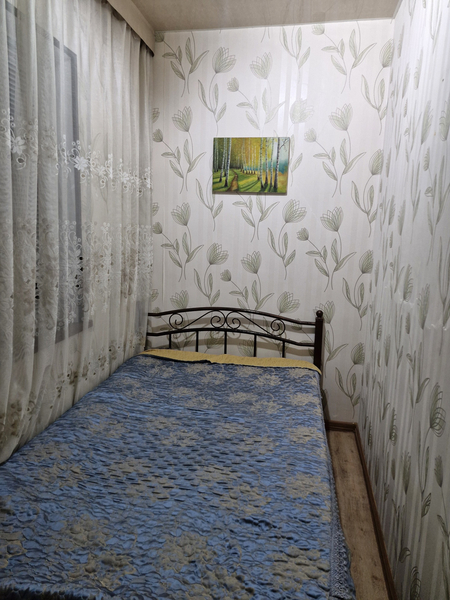 Квартира хозяйкалик бир киз ёки аёлга бепилади