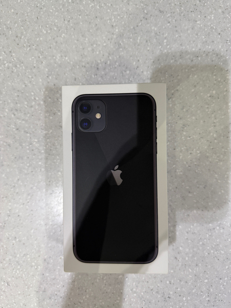 iPhone 11 Black 64 GB