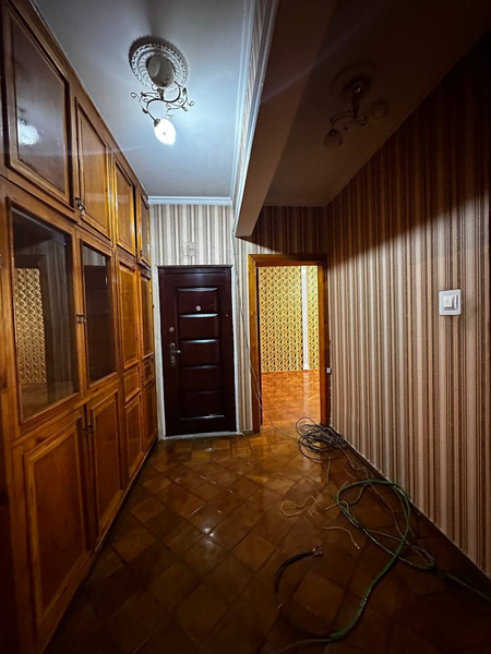Продаю 4х комнатную квартиру 100 кв м² Балкон 2.20×6 Сергили 8 а