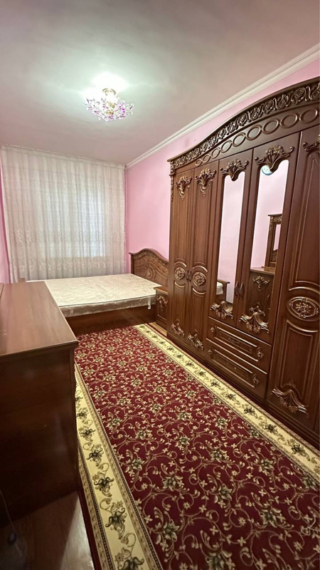 Чиланзар 20 квартал.  2 х комнатная 450$.  Аренда