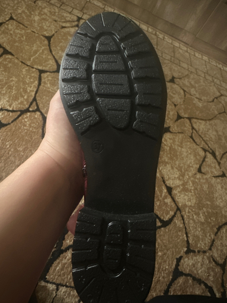 Продам новые сапоги