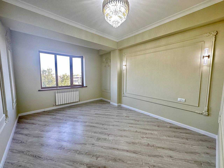 Срочно продается 3 комнатная квартира, массив Феруза.