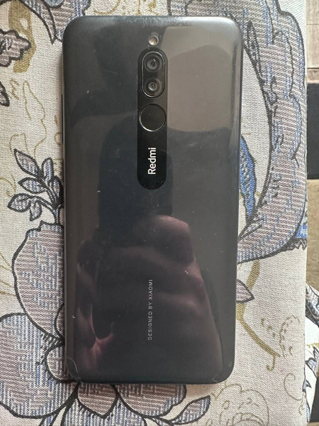 Redmi 8 4/64 ГБ в хорошом состояние
