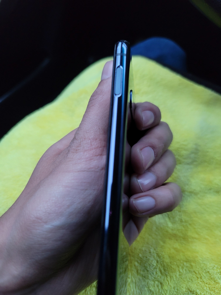 Samsung Galaxy S10e DUOS. Joyi 128/6 GB OzU. Garantya beriladi. Halol