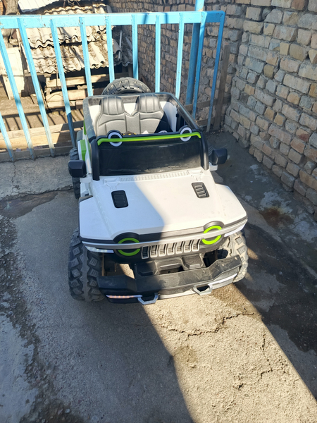 Detiski moshina sotiladi  2oy minilgan  narxi 3milyon yana kelishimiz