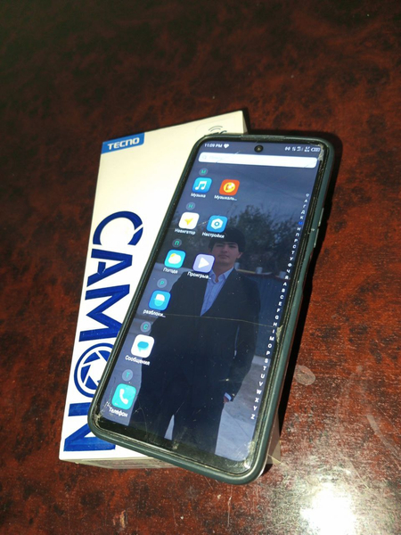Tecno camon 17p.