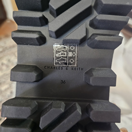 Батинки от CHARLES & KEITH