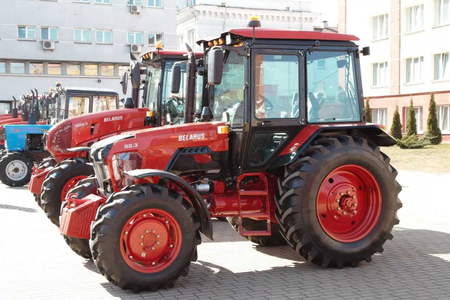 Traktor Belarus 82.3
