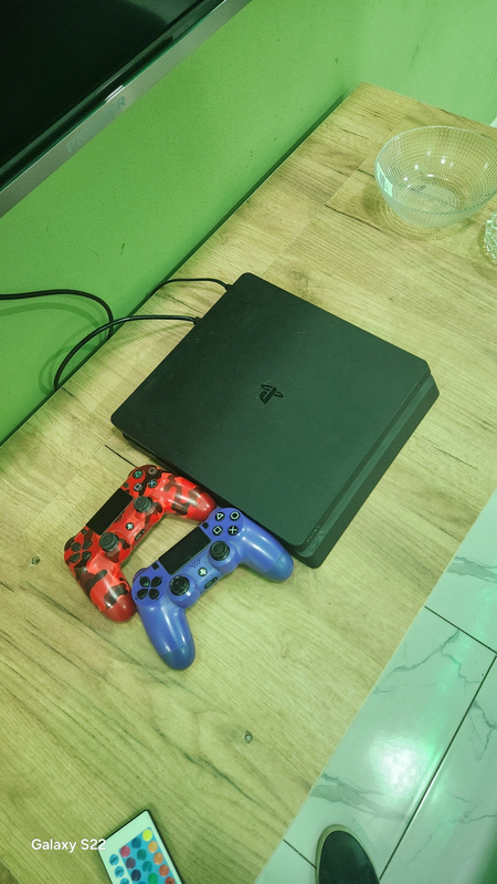 PS4 sotiladi tayyor biznes (stol tennis rolik)