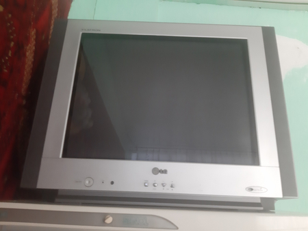 Продам телевизор LG
