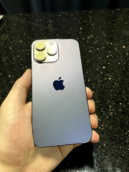 Iphone 14 pro max 128 tali   yomkost 100%  holati ideal E SIM