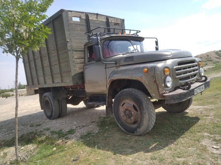 zil 130 sotiladi