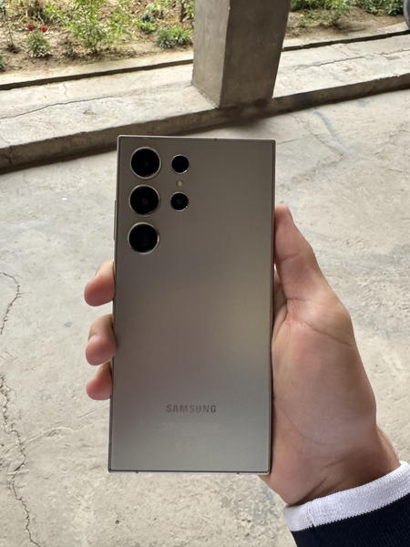 Samsung Galaxy S24 ultra 12/256GB Titan kar dak full sotiladi