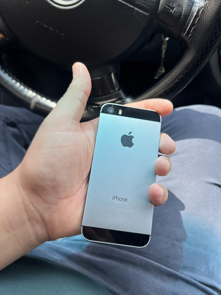 Iphone 5s xolati ideal atpechatka ishledi 16gb xotira