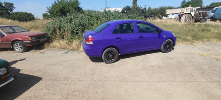 Продается Toyota yaris 2006 года