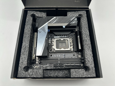 Комплект G.Skill Ripjaws V 32GB / Gigabyte Z690i Aorus Ultra Plus WiFi