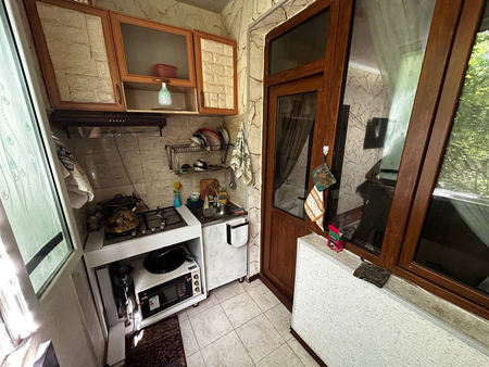 Срочно Феруза ор-р(205 школа) 2/2/4 45м²