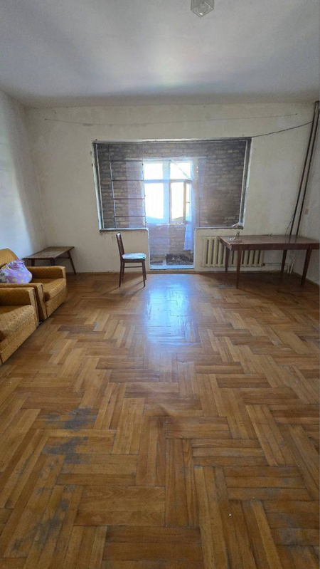 Продается квартира на Садыка Азимова 60м2 балкон 1х7