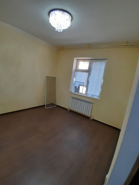 Аренда квартиры.кармана.аэропорт.вдоль дороги.Новостройка.1 этаж.2 ком
