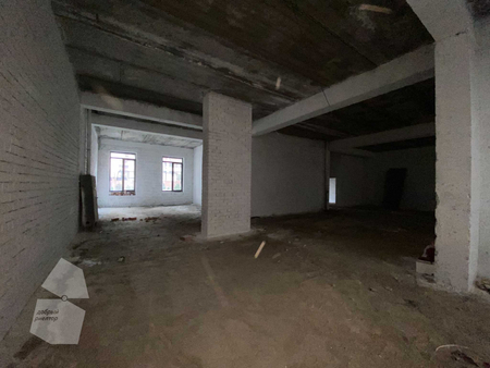 (Добрый) ул. Кичик Бешагач • 250 м² • 1 этаж • Витражи • Парковка