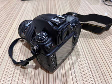 Nikon D700 с объективами и вспышкой