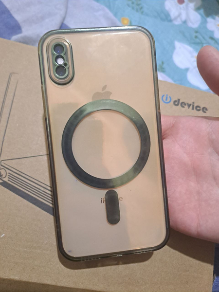 iPhone XS LLA Gold