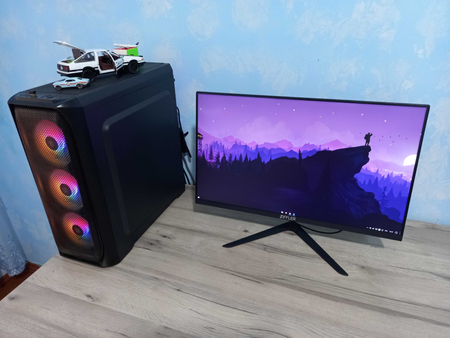 Игровой компьютер с монитором