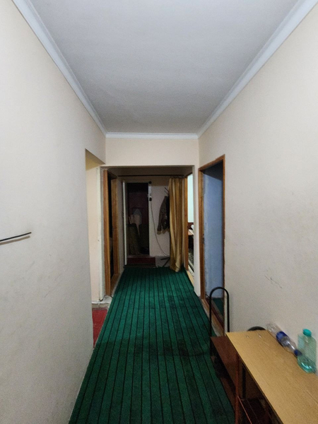 3 xonali kvartira sotiladi