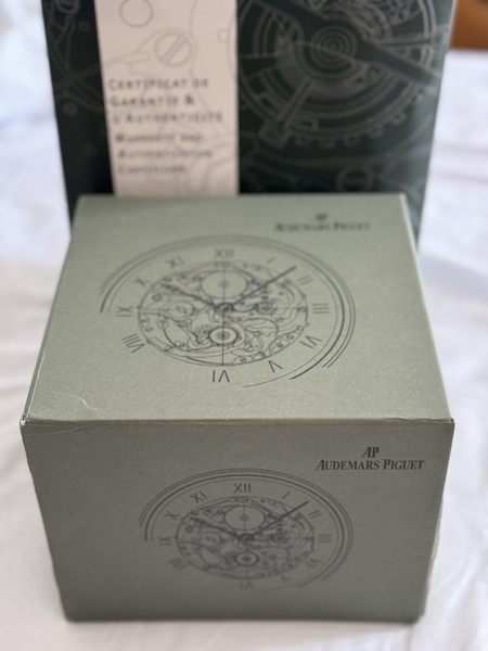 Audamres Piguet qo’l soati