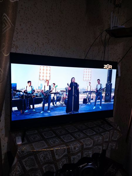 Телевизор HISENSE.