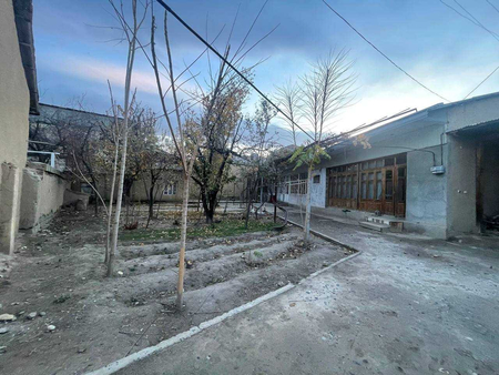Nekrasova hududida hovli sotiladi!