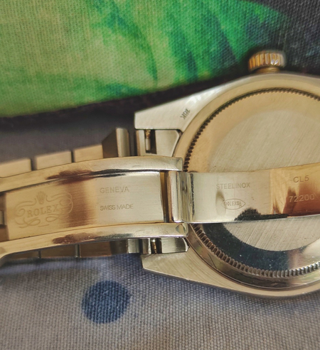 Rolex soat 1ga1 ishlangan.