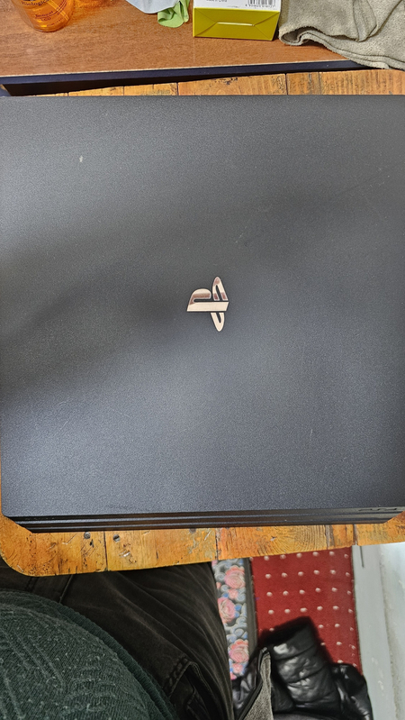 Playstation 4 pro 700Gb