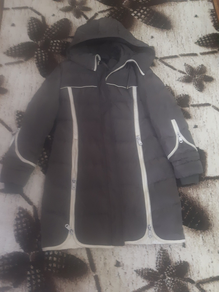 Продам  женскую курточку. Пуховик.