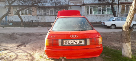 Audi 80 xolati yaxshi, sotiladi.