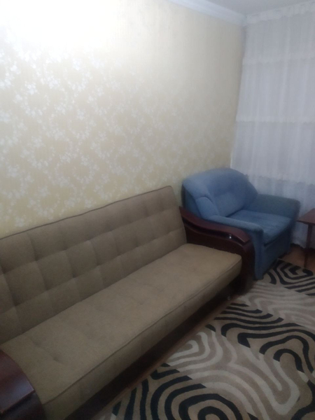 Продается Чиланзар 6 1комн.2 этаж. Кирпич.