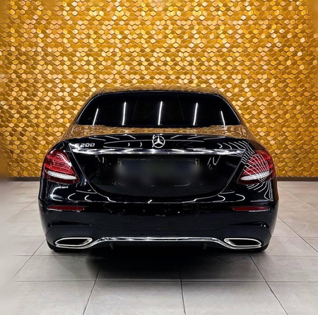 Продается стильный и надежный Mercedes E-200