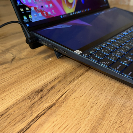 Asus Zenbook duo Sotiladi!