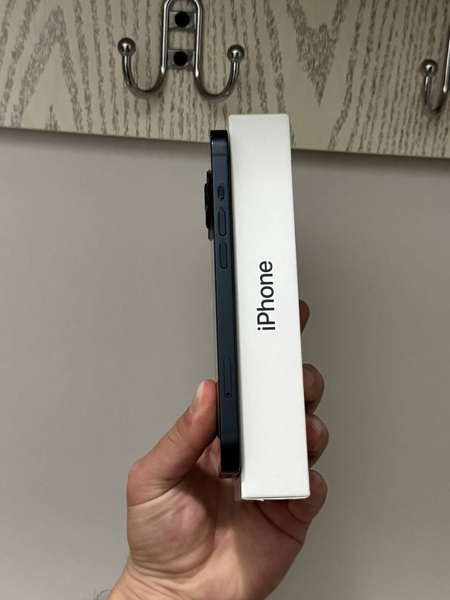 iPhone 13 black karobka dakument