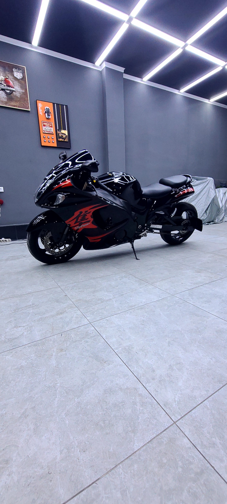 Suzuki hayabusa sotiladi holati alo hechqaytida aybi yuq motoga jovop