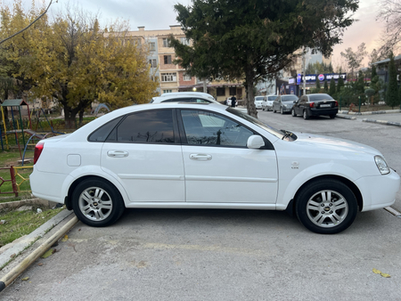 Продается машина Lacetti 1.6